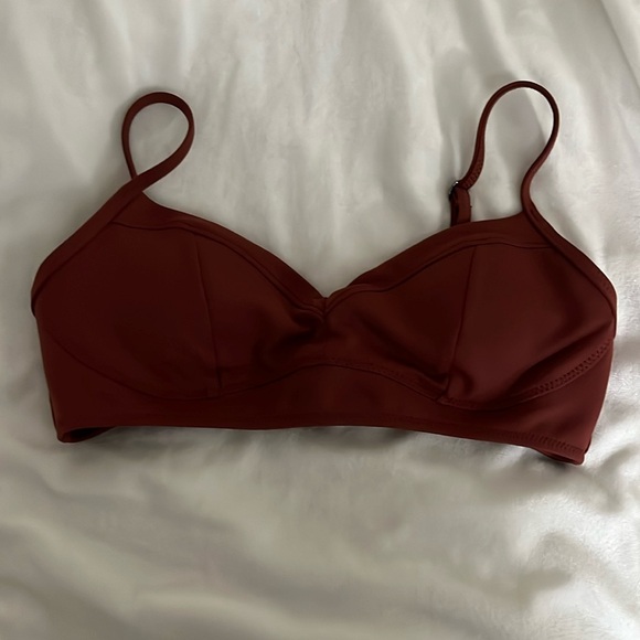 Athleta | Swim | Athleta Adjustable And Convertible Swim Top With Pads ...